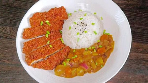 黄金咖喱猪扒饭怎么做_黄金咖喱猪扒饭热量高吗-第3张图片-山城妙识