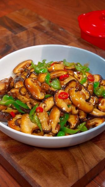 香菇跟什么素炒好吃_香菇素炒最佳搭配-第1张图片-山城妙识