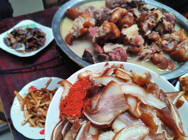 腊猪蹄怎么做好吃_腊猪蹄的做法大全-第2张图片-山城妙识