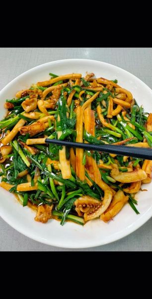 鱿鱼炒韭菜怎么做_鱿鱼炒韭菜热量高吗-第3张图片-山城妙识 鱿鱼炒韭菜怎么做_鱿鱼炒韭菜热量高吗-第3张图片-山城妙识