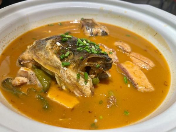 鱼头泡饭怎么做_鱼头泡饭热量高吗-第2张图片-山城妙识