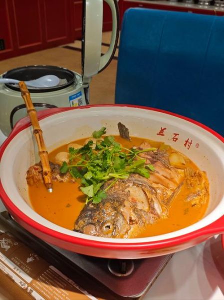 鱼头泡饭怎么做_鱼头泡饭热量高吗-第3张图片-山城妙识