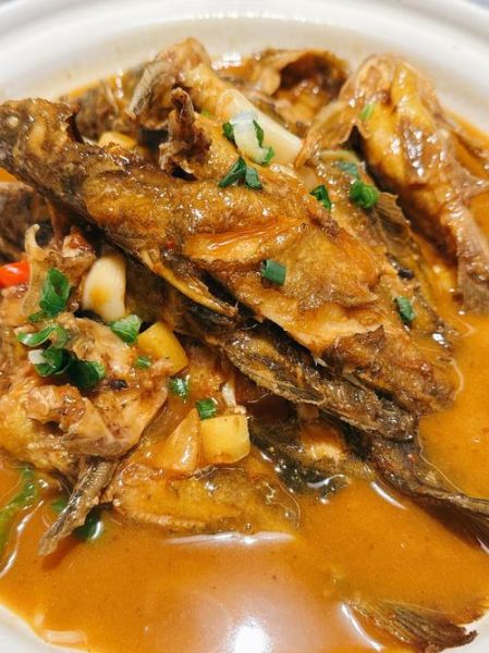 鱼头泡饭怎么做_鱼头泡饭热量高吗-第1张图片-山城妙识