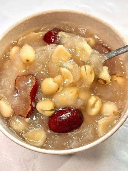 银耳汤要炖多久_银耳汤炖多久最好-第2张图片-山城妙识 银耳汤要炖多久_银耳汤炖多久最好-第2张图片-山城妙识