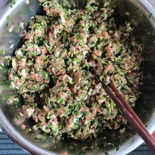 槐花饺子馅怎么做_槐花饺子馅做法大全视频-第3张图片-山城妙识 槐花饺子馅怎么做_槐花饺子馅做法大全视频-第3张图片-山城妙识