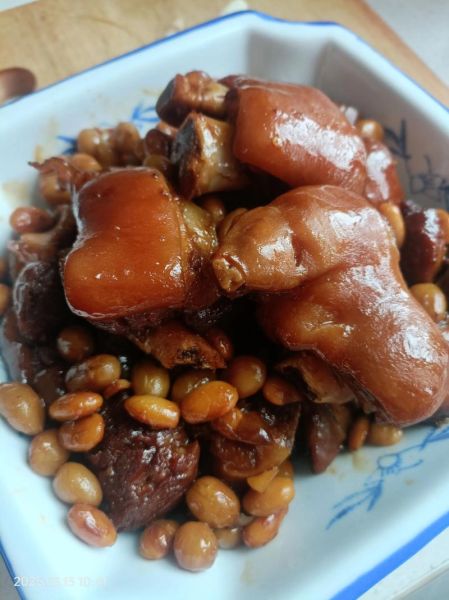 黄豆花生炖猪蹄下奶吗_怎么做才有效-第1张图片-山城妙识 黄豆花生炖猪蹄下奶吗_怎么做才有效-第1张图片-山城妙识