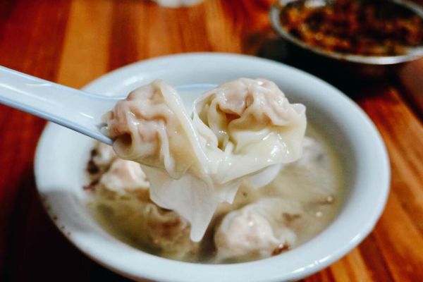 龙抄手是馄饨吗_龙抄手与馄饨区别-第3张图片-山城妙识