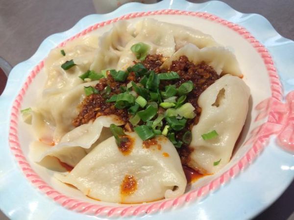 龙抄手是馄饨吗_龙抄手与馄饨区别-第2张图片-山城妙识