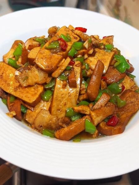 攸县香干炒肉怎么做_攸县香干炒肉的家常做法-第1张图片-山城妙识 攸县香干炒肉怎么做_攸县香干炒肉的家常做法-第1张图片-山城妙识
