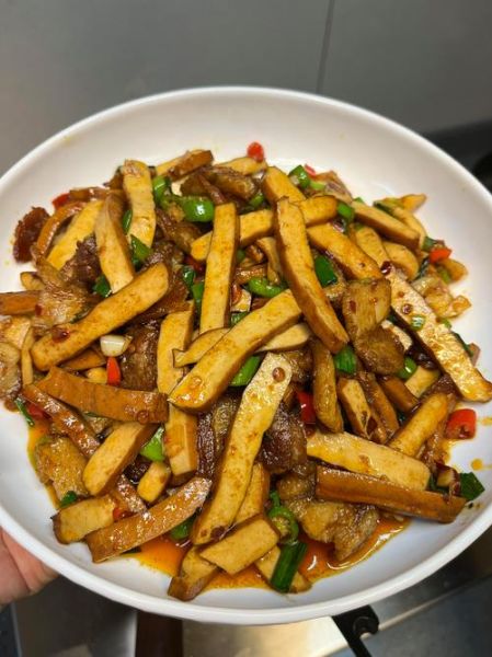 香干炒五花肉怎么做_香干炒五花肉家常做法-第1张图片-山城妙识
