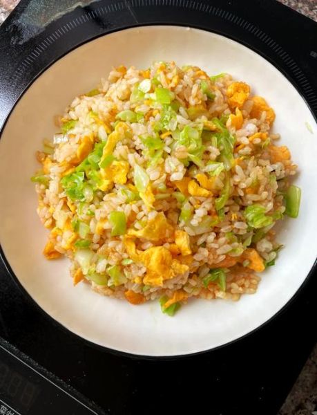 蛋炒饭怎么做好吃又简单_家常蛋炒饭秘诀-第1张图片-山城妙识