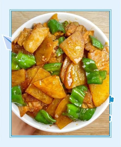 大辣椒炒肉土豆片怎么做_大辣椒炒肉土豆片家常做法-第2张图片-山城妙识