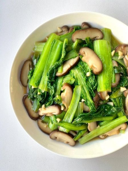 香菇炒小白菜怎么做_香菇炒小白菜需要焯水吗-第1张图片-山城妙识