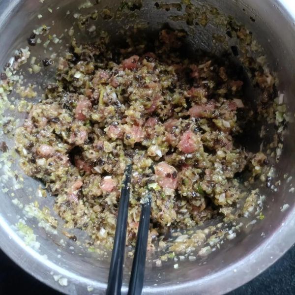 小白菜木耳素馅饺子怎么做_素馅饺子怎么调馅才好吃-第2张图片-山城妙识
