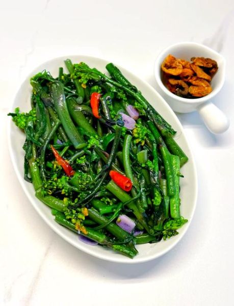 清炒红菜苔怎么做_红菜苔焯水还是不焯水-第1张图片-山城妙识