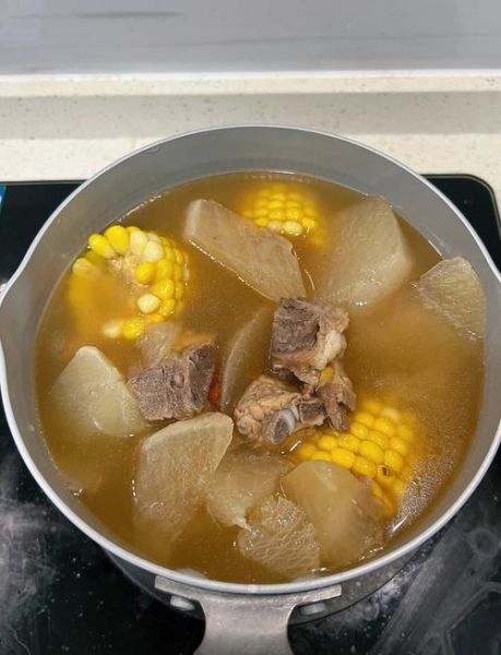 排骨萝卜玉米汤怎么炖最好喝_排骨萝卜玉米汤炖多久-第1张图片-山城妙识