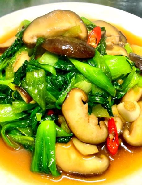 香菇油菜怎么炒好吃_香菇油菜焯水还是不焯水-第3张图片-山城妙识