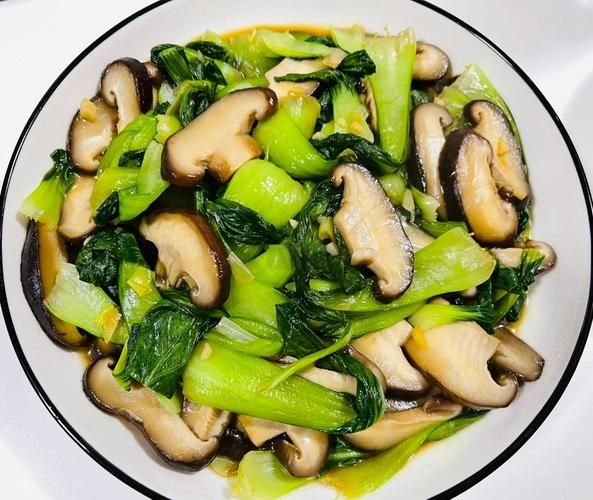 香菇油菜怎么炒好吃_香菇油菜焯水还是不焯水-第2张图片-山城妙识