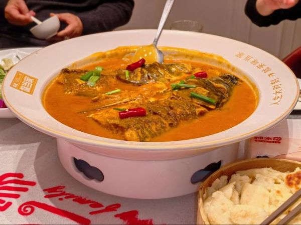 鱼头泡饼最正宗的做法_鱼头泡饼怎么做才好吃-第3张图片-山城妙识