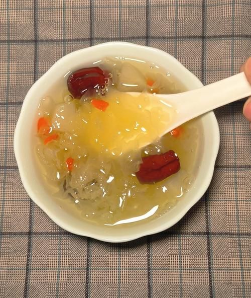 雪梨银耳糖水怎么做_雪梨银耳糖水要炖多久-第2张图片-山城妙识