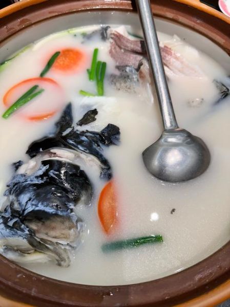 鱼头豆腐汤用开水还是冷水_如何炖出奶白汤-第1张图片-山城妙识
