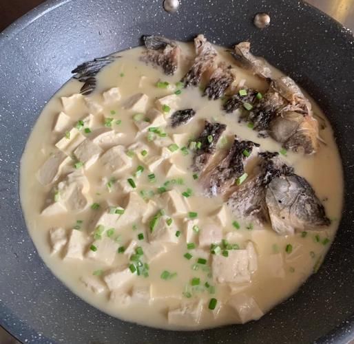 豆腐鱼汤怎么熬出奶白色_豆腐鱼汤奶白色技巧-第2张图片-山城妙识 豆腐鱼汤怎么熬出奶白色_豆腐鱼汤奶白色技巧-第2张图片-山城妙识