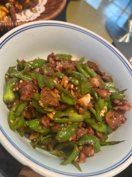 辣椒炒肉怎么炒才嫩_正宗湖南味窍门-第1张图片-山城妙识 辣椒炒肉怎么炒才嫩_正宗湖南味窍门-第1张图片-山城妙识