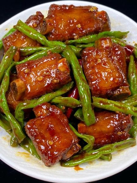 豆角炒排骨怎么做好吃_豆角炒排骨的做法窍门-第1张图片-山城妙识