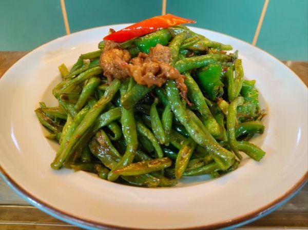 素炒豆角怎么炒才好吃_素炒豆角用焯水吗-第1张图片-山城妙识