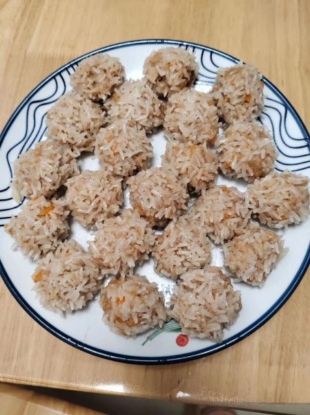 珍珠肉丸子家常做法_蒸多久才熟透-第1张图片-山城妙识