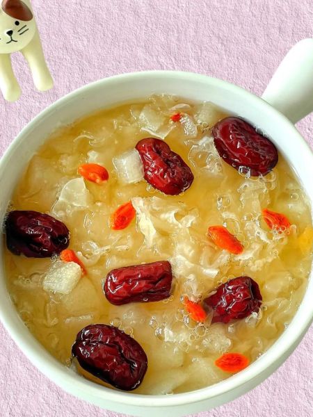 银耳莲子羹的做法_银耳莲子羹用什么材料-第2张图片-山城妙识