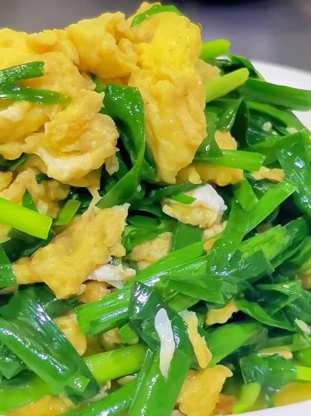 韭菜炒鸡蛋怎么炒好吃_韭菜炒鸡蛋的秘诀-第3张图片-山城妙识