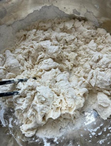 饺子皮怎么和才劲道_为什么饺子皮一煮就破-第1张图片-山城妙识