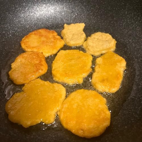 煎红薯饼的家常做法_红薯饼怎么煎不粘锅-第2张图片-山城妙识
