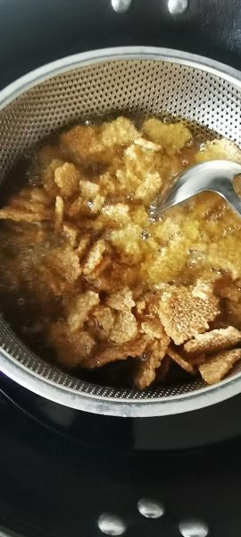 锅巴肉片的锅巴怎么做_锅巴肉片锅巴酥脆技巧-第3张图片-山城妙识 锅巴肉片的锅巴怎么做_锅巴肉片锅巴酥脆技巧-第3张图片-山城妙识