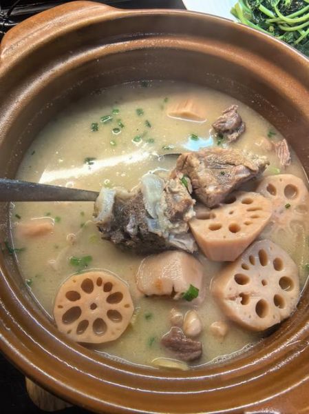 龙骨和什么煲汤好喝又营养_龙骨煲汤最佳搭配-第2张图片-山城妙识 龙骨和什么煲汤好喝又营养_龙骨煲汤最佳搭配-第2张图片-山城妙识