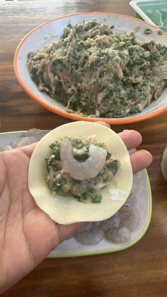 虾仁三鲜水饺怎么做_虾仁三鲜水饺馅怎么调-第3张图片-山城妙识 虾仁三鲜水饺怎么做_虾仁三鲜水饺馅怎么调-第3张图片-山城妙识