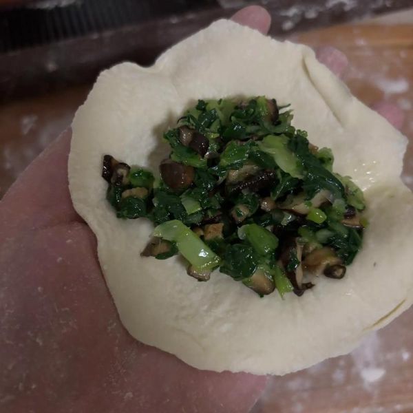 香菇油菜包子怎么做_香菇油菜包子馅怎么调-第1张图片-山城妙识