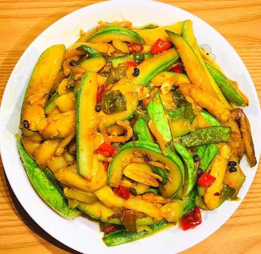 炒西葫芦怎么炒好吃_西葫芦炒多久才脆嫩-第3张图片-山城妙识