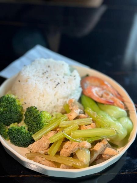 鸡腿套餐饭多少钱_鸡腿套餐饭热量高吗-第2张图片-山城妙识