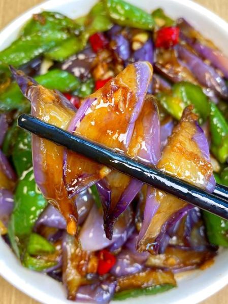 红烧茄子怎么做才好吃_红烧茄子做法大全小视频-第1张图片-山城妙识