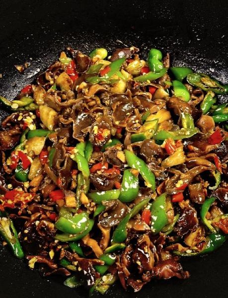 辣椒炒鸡胗怎么炒好吃_鸡胗去腥嫩滑的秘诀-第1张图片-山城妙识