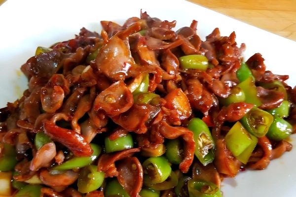 辣椒炒鸡胗怎么炒好吃_鸡胗去腥嫩滑的秘诀-第2张图片-山城妙识