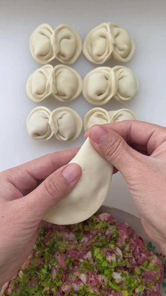 手工包饺子怎么包_手工饺子皮怎么擀才薄-第2张图片-山城妙识 手工包饺子怎么包_手工饺子皮怎么擀才薄-第2张图片-山城妙识
