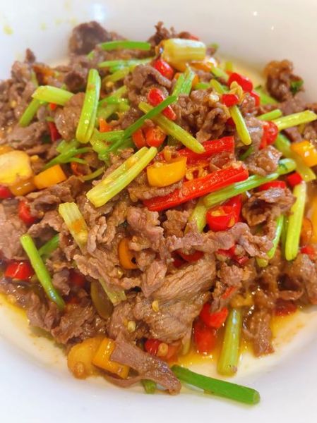 爆炒牛肉怎么炒才嫩_家常爆炒牛肉的做法大全-第1张图片-山城妙识 爆炒牛肉怎么炒才嫩_家常爆炒牛肉的做法大全-第1张图片-山城妙识