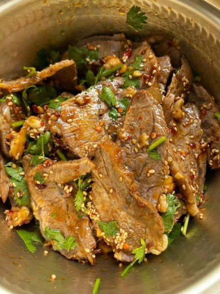 凉拌麻辣牛肉汁怎么调_麻辣凉拌牛肉汁配方-第2张图片-山城妙识