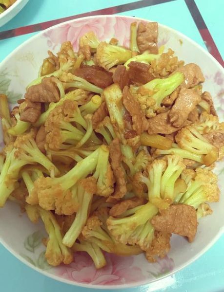 西兰花炒肉片怎么做好吃_西兰花炒肉片的家常做法-第1张图片-山城妙识