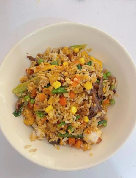 家常简易蛋炒饭怎么做_蛋炒饭先炒蛋还是先炒饭-第2张图片-山城妙识