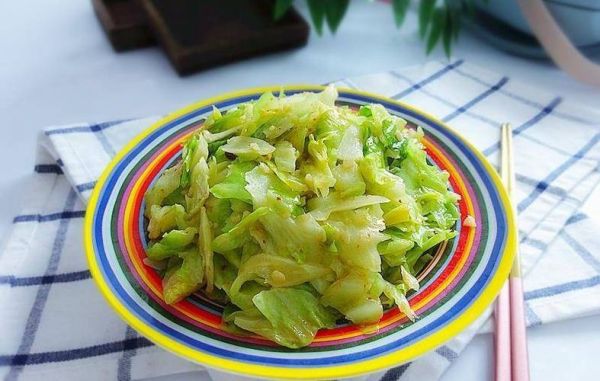 炒甘蓝丝怎么炒才脆_甘蓝丝焯水还是直接炒-第3张图片-山城妙识