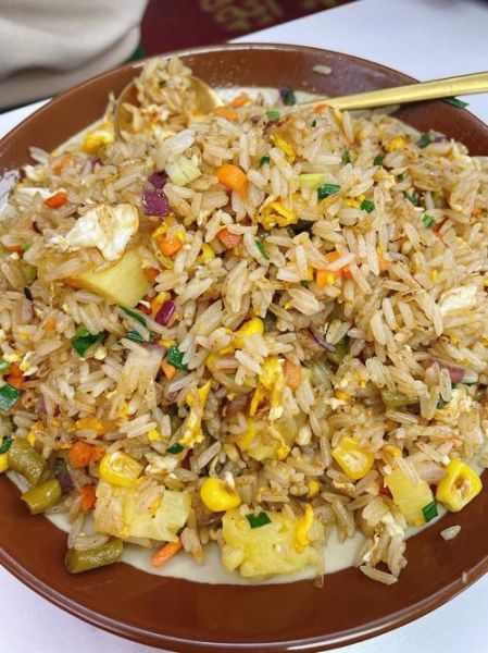 菠萝炒饭怎么做_菠萝炒饭用什么米最好-第3张图片-山城妙识